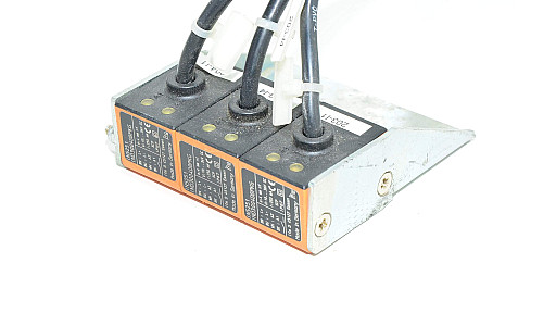 IFM IN5251 Inductive sensor mounting bracket 3x sensors