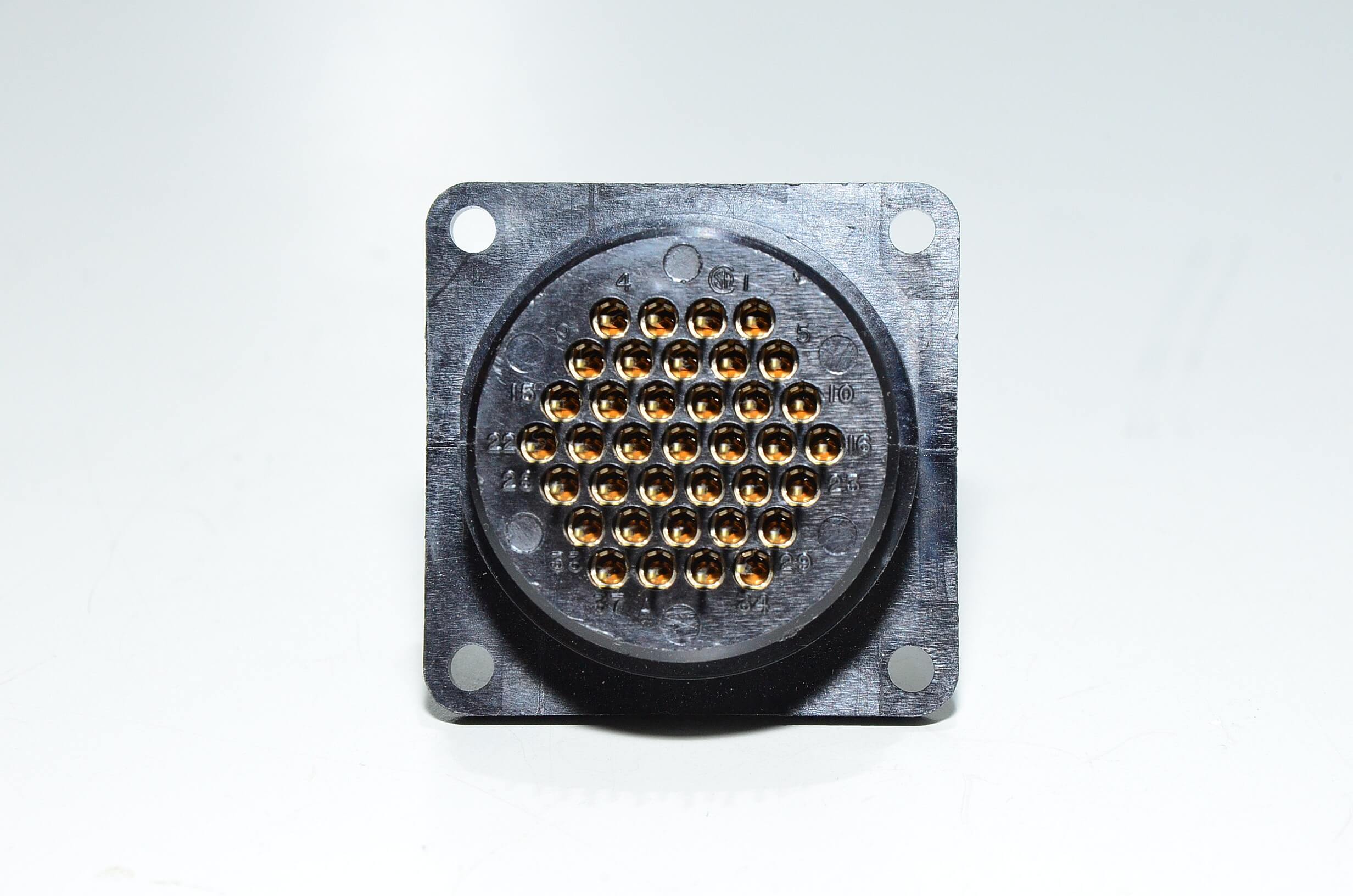 AMP 1-206934-1 37pin runkokoko 23 vakiosukupuolinen muovinen pyöreä ...