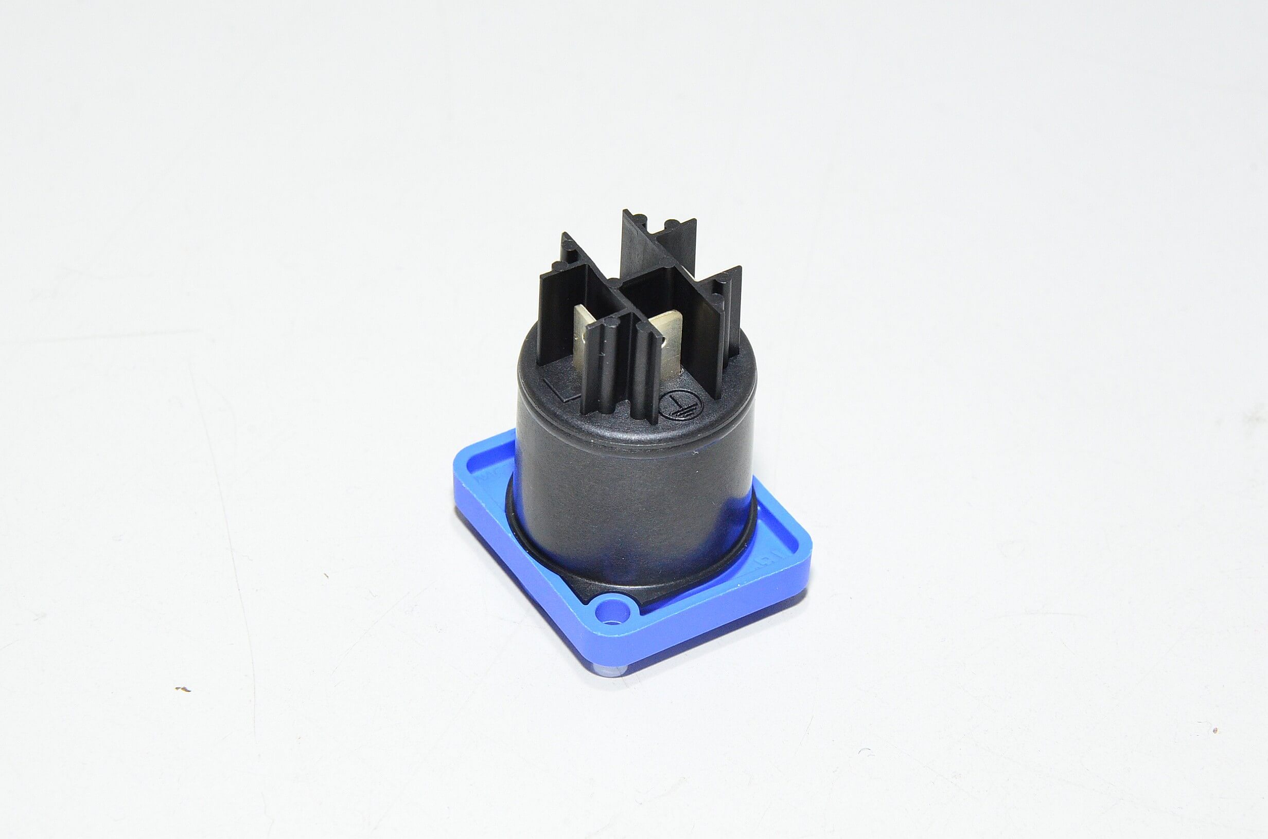 3pin 20A 250VAC male A-type blue Neutrik NAC3MPA-1 powerCON panel ...