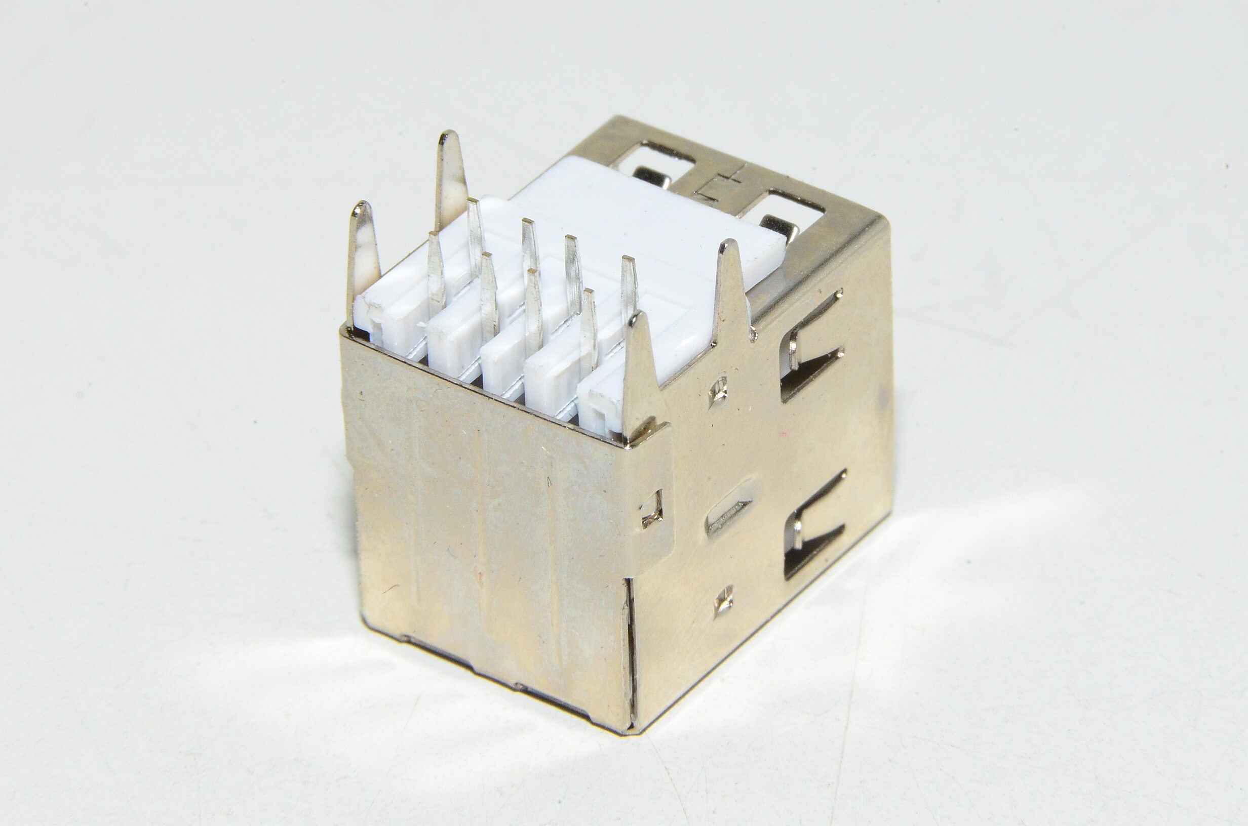 USB dual female connector type A 90°, PCB mount *new*