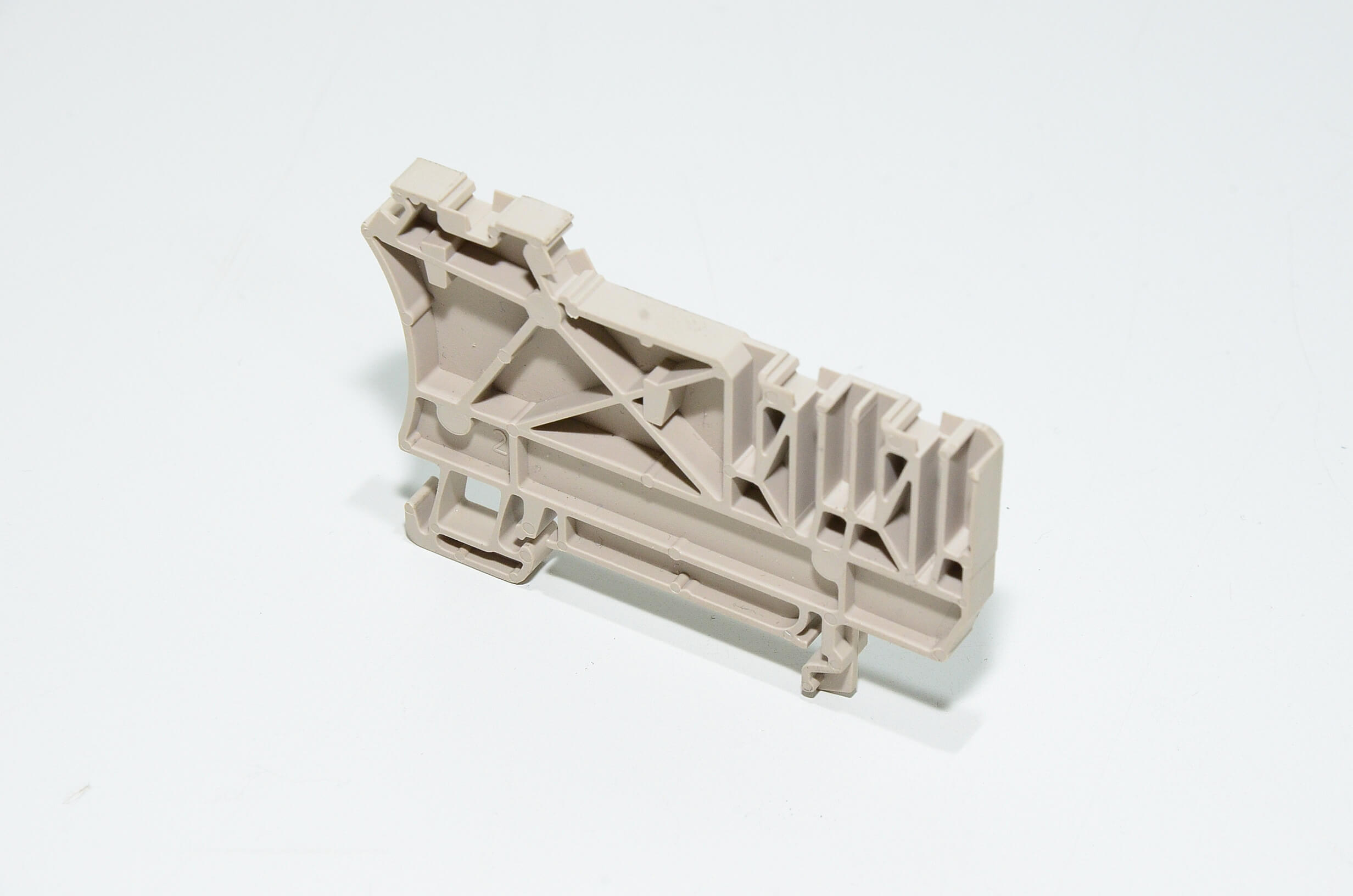 End covers and separators plates for terminal blocks