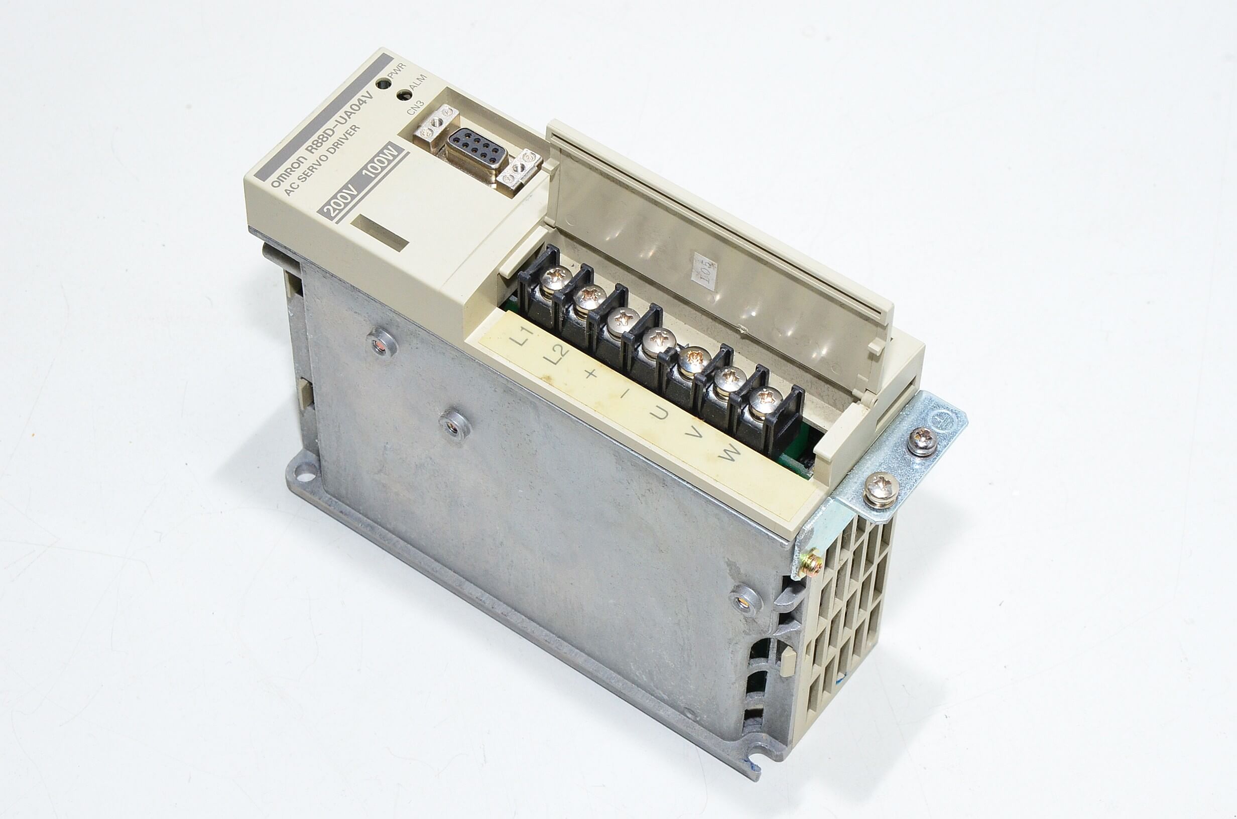 Omron Omnuc R88D-UA04V AC servo motor driver with positioning, input ...