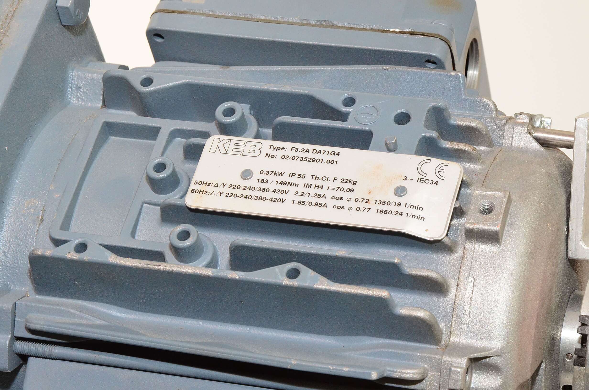 370W KEB Combigear F helical geared motor F32A DA71G4 + Kubler type T8 ...