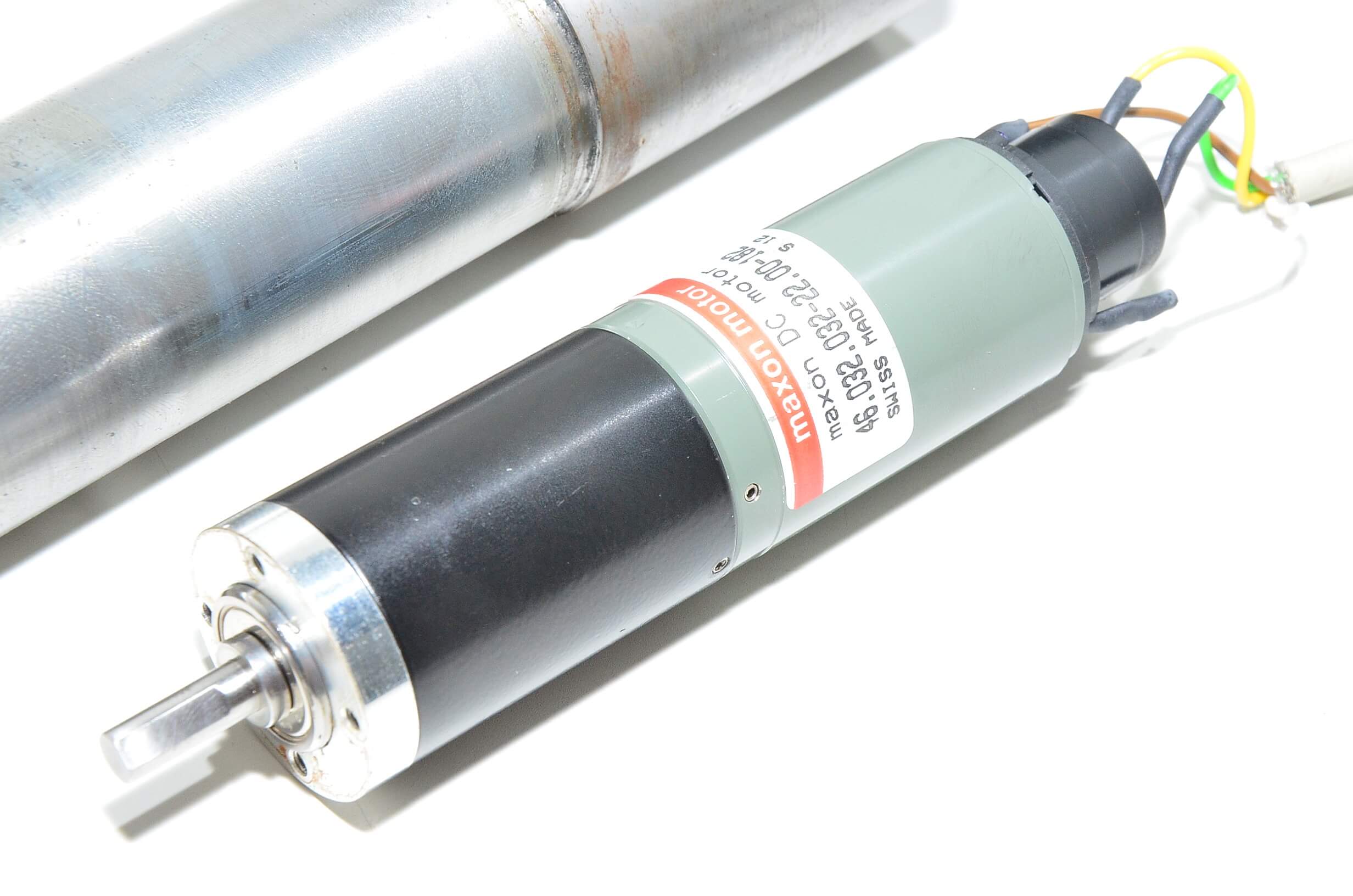 Rotating 71mm cylinder which is powered by Maxon 46.032.032-22.00.182 ...