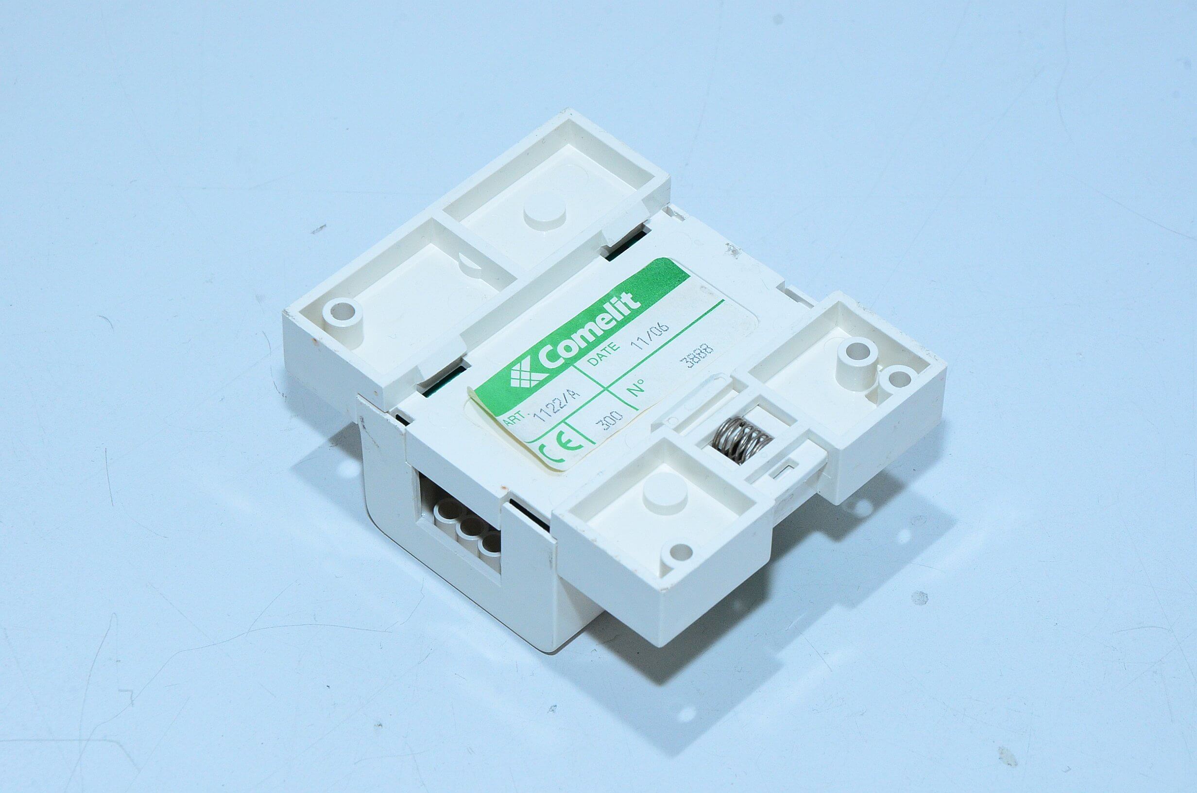 Comelit 1122/A DIN rail mountable relay 12/24VDC, SPDT 277VAC 10A