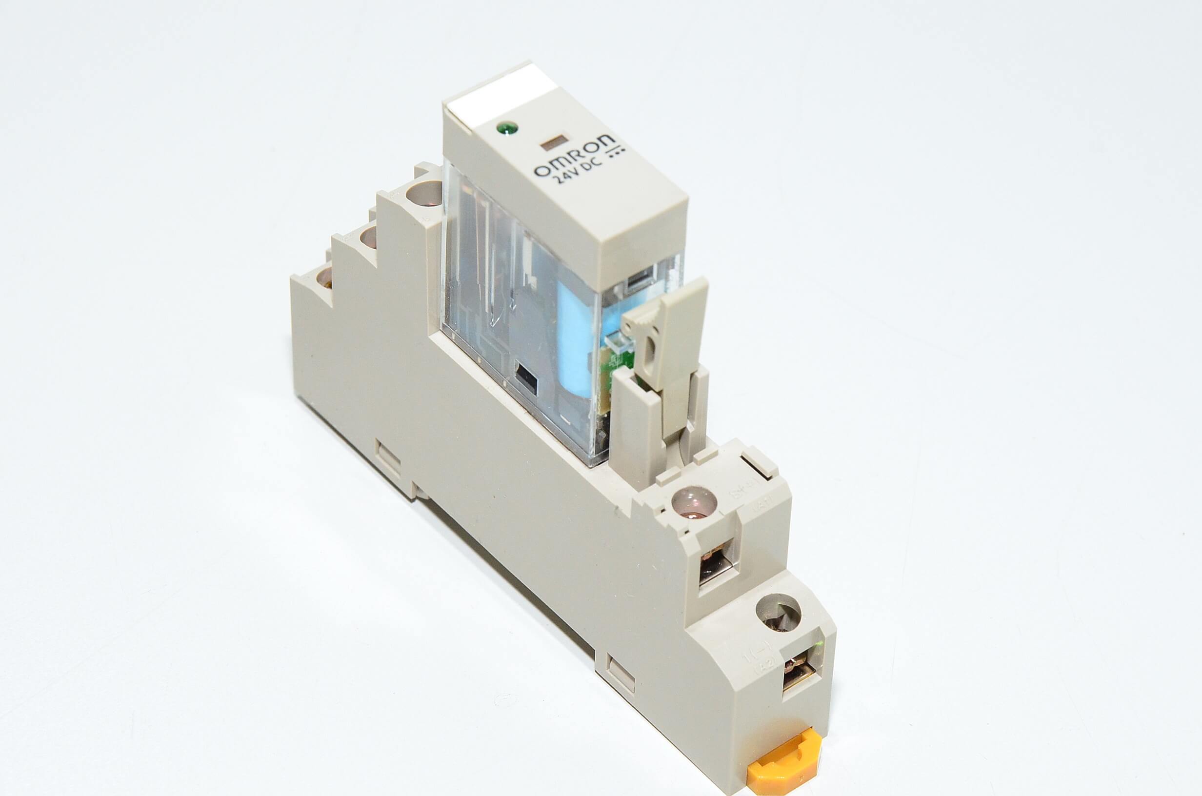 Omron G2R-2-SND(S) kompakti rele 24VDC, DPDT 250VAC 5A