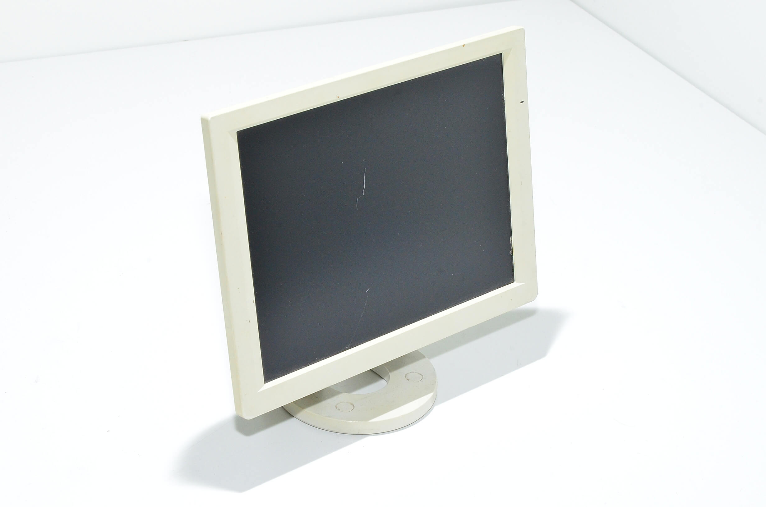 TVS LP-10R01 10.4" TFT LCD monitor, VGA in, 800x600, 12VDC