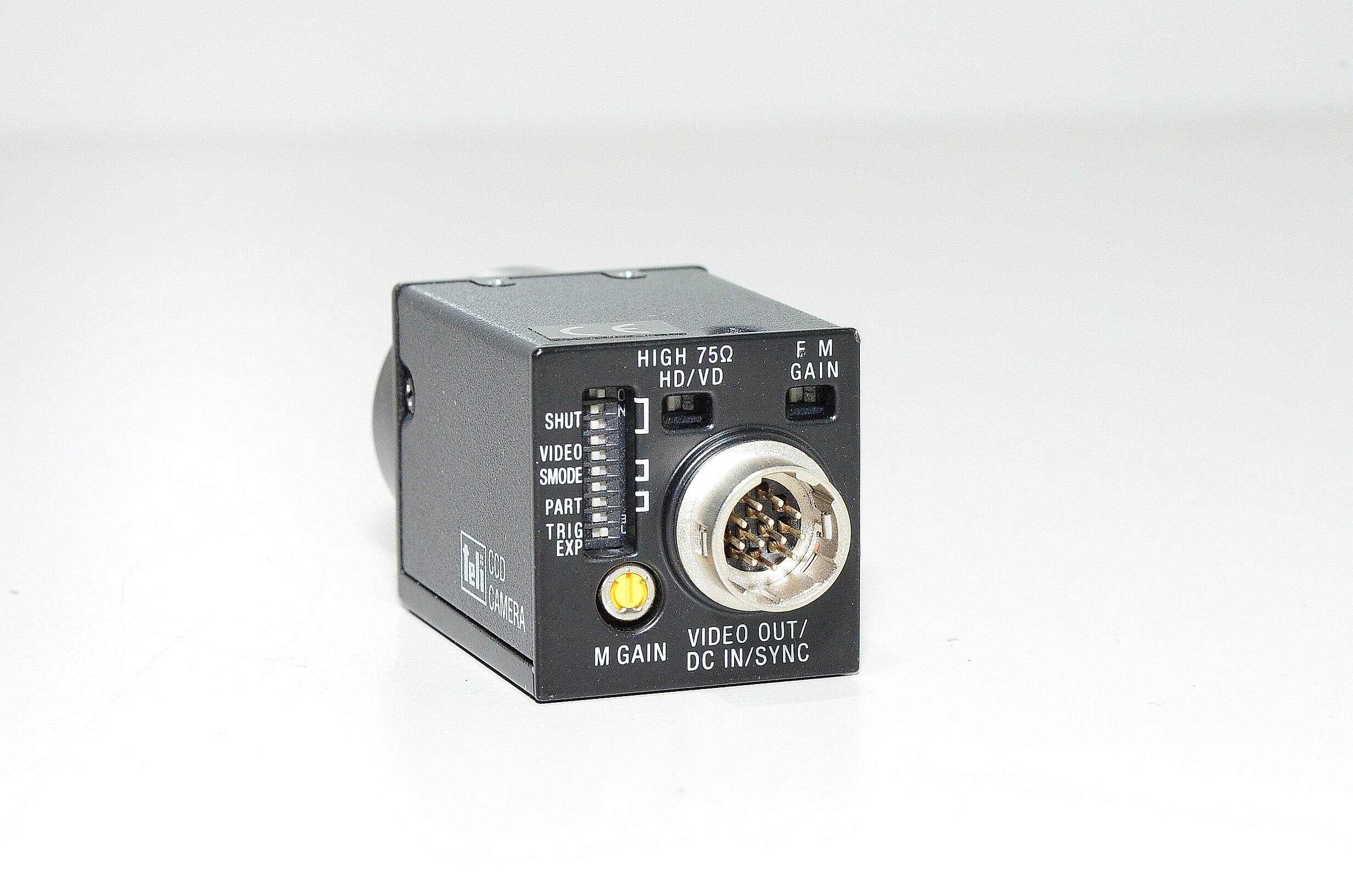 Toshiba Teli CS8550i-01 solid state monochrome 1/3" CCTV camera with C ...