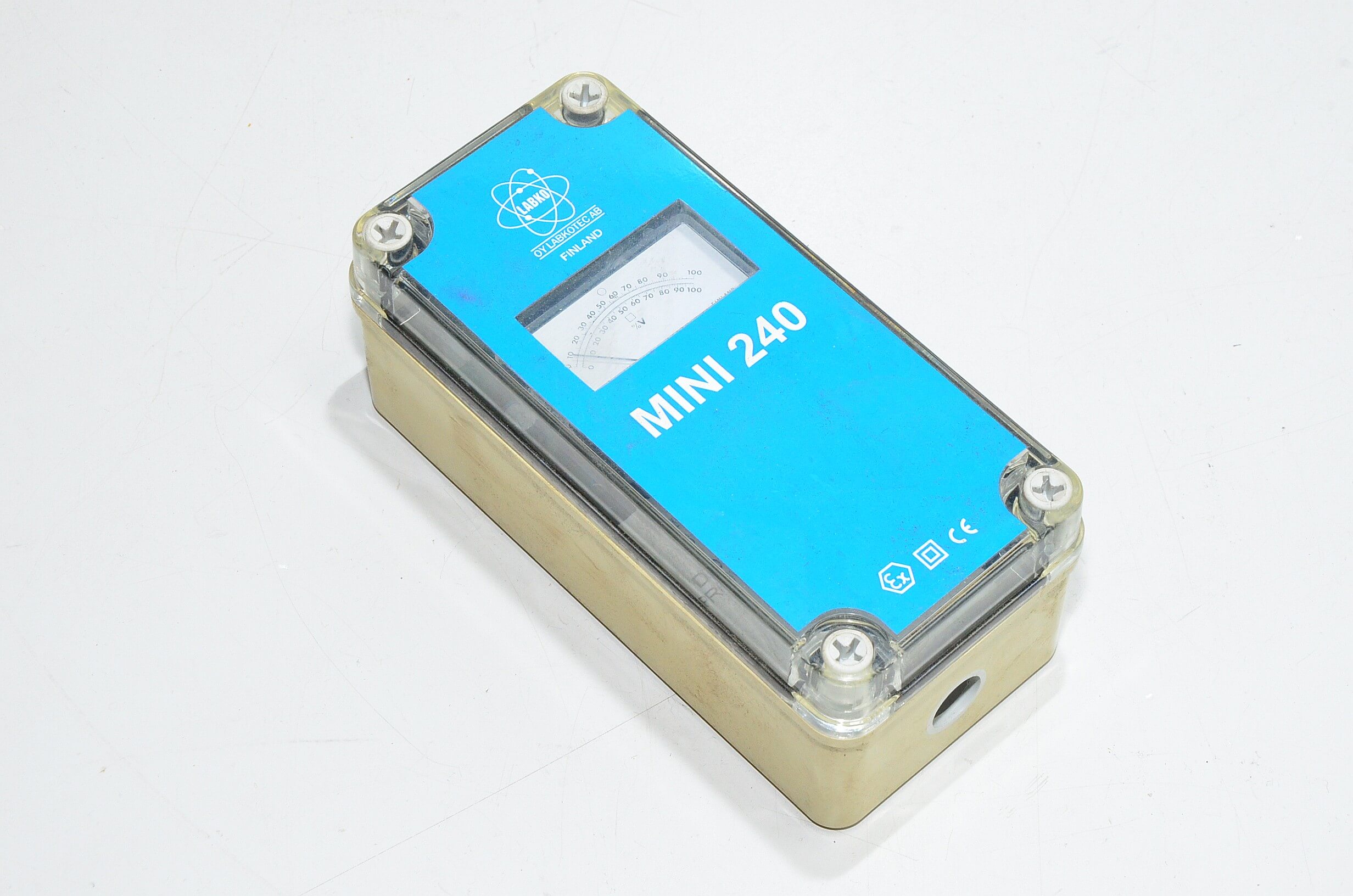 Liquid level display devices