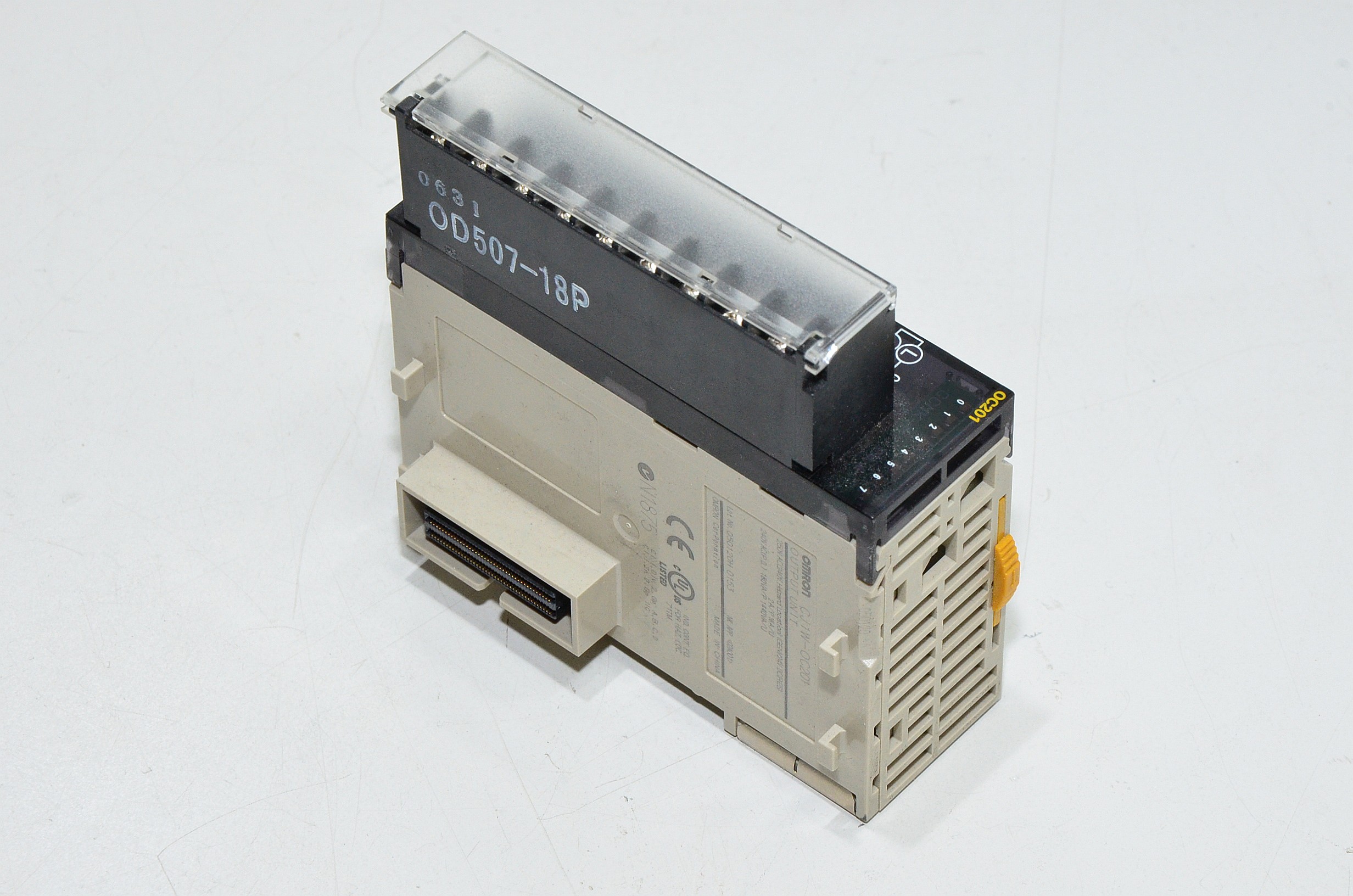 Omron CJ1W-OC201 output unit 8x relay outputs 250VAC/24VDC 2A ...