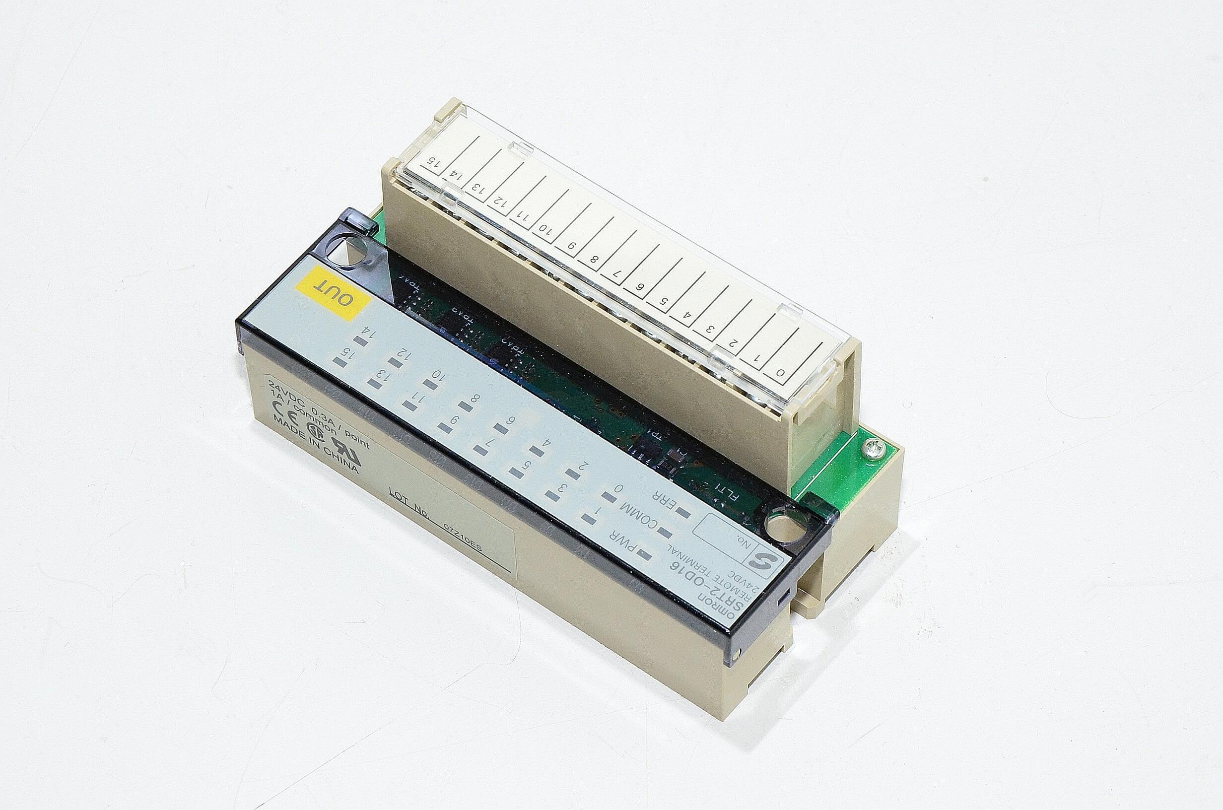 Omron SRT2-OD16 transistor remote terminal 1A 24VDC 16 terminals *new*