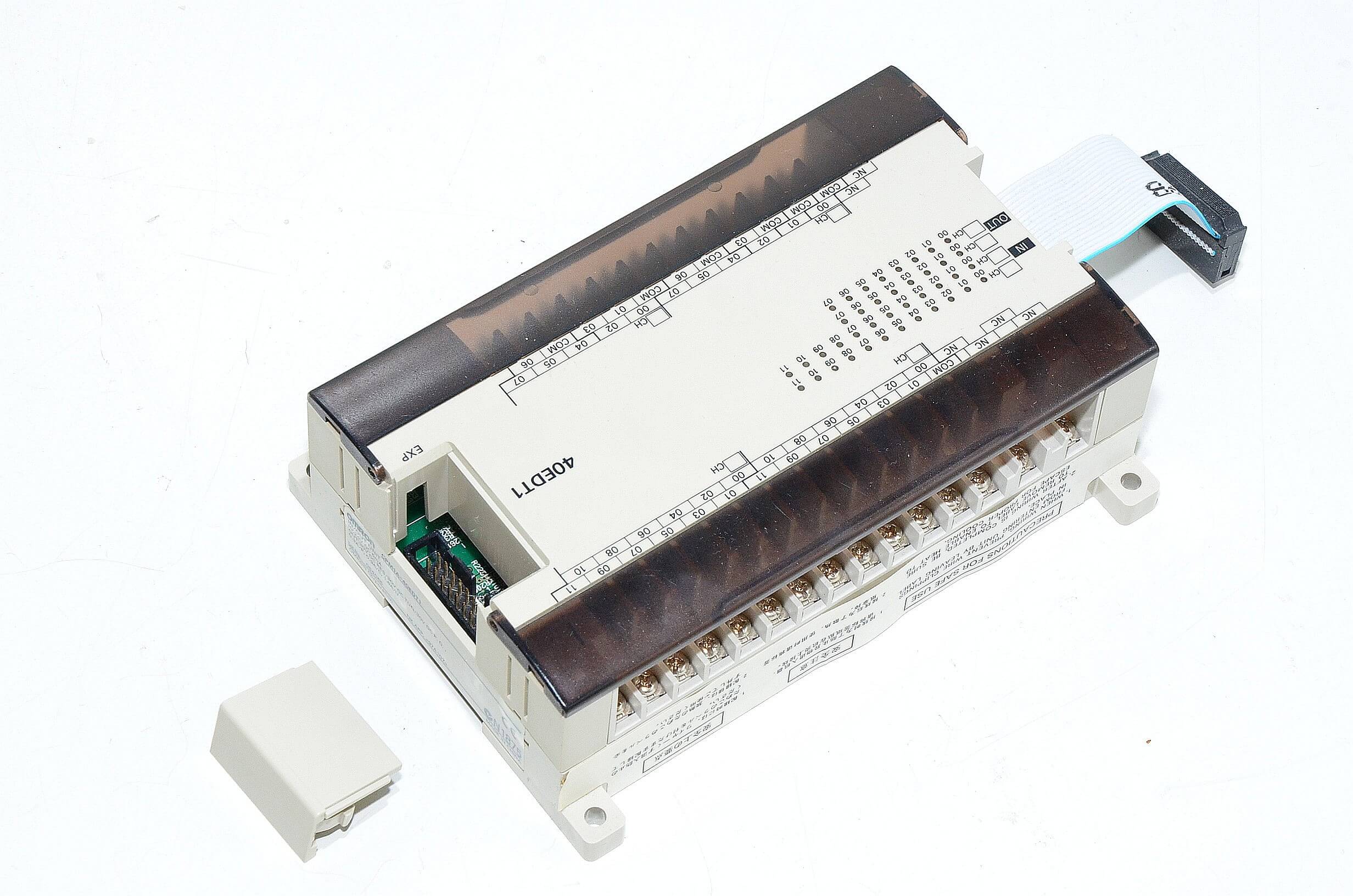 Omron Sysmac CPM1A-40EDT1 expansion module with 16x sourcing transistor ...