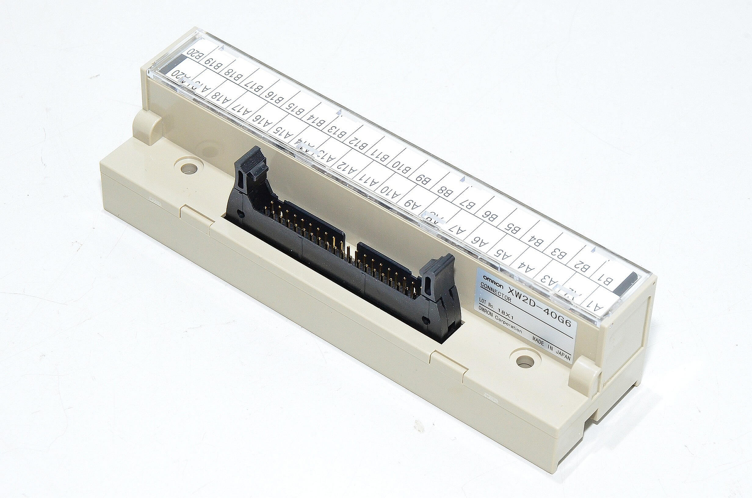 Omron XW2D-40G6 connector