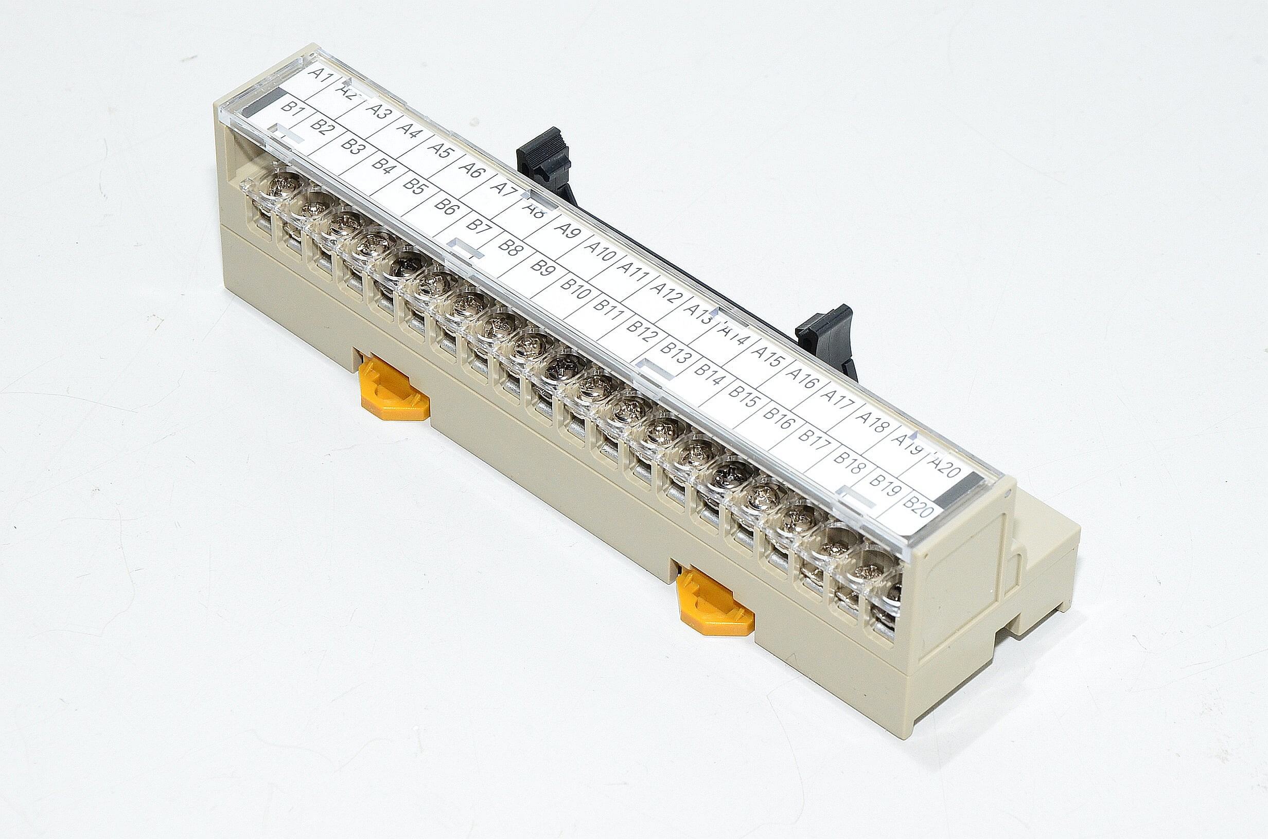 Omron XW2D-40G6 connector