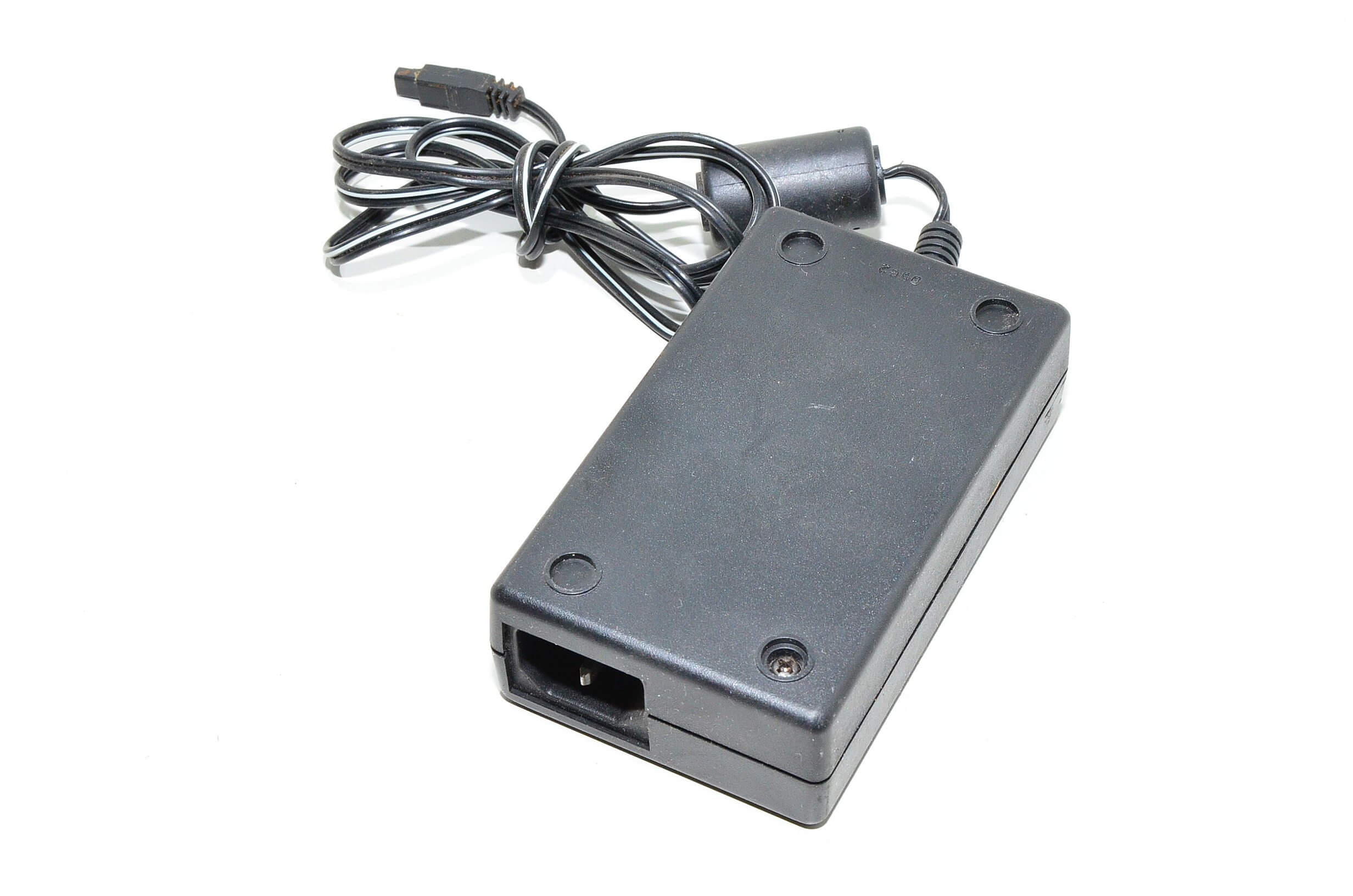 5VDC 4,5A 22,5W output, 100-240VAC input KM SPA25N-10545 switching mode ...