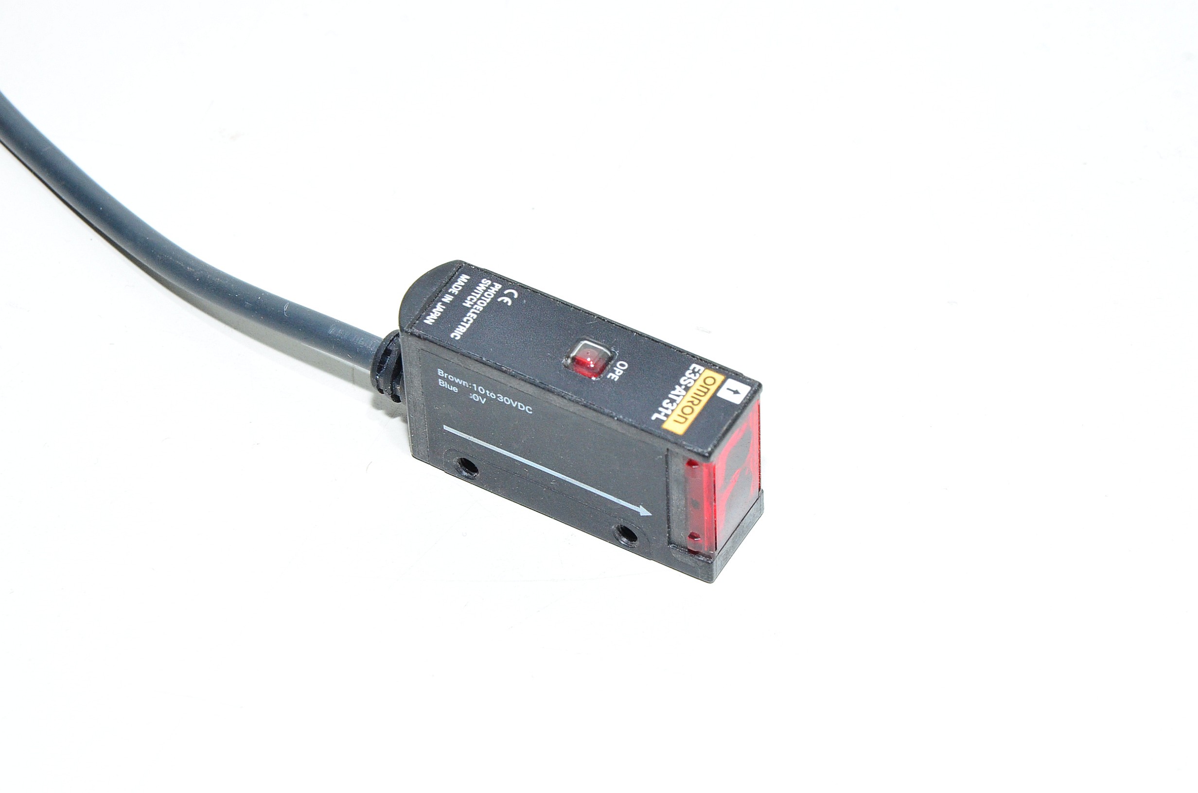 Omron E3S-AT31-L horizontal type photoelectric sensor (emitter) with built-in amplifier, 10 ...