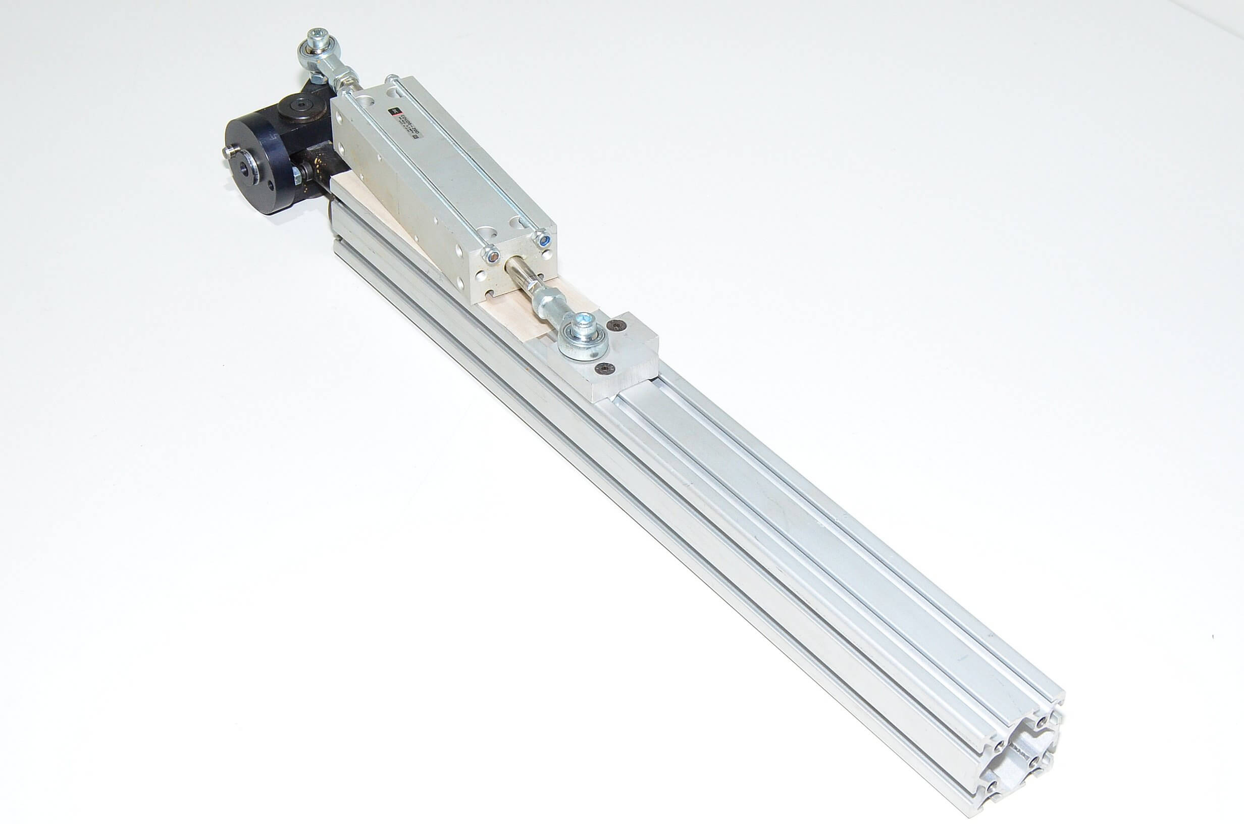 410mm teräs kääntömekanismi 45° ja 90° kääntämiseen jossa 2x SMC CDU20-20D