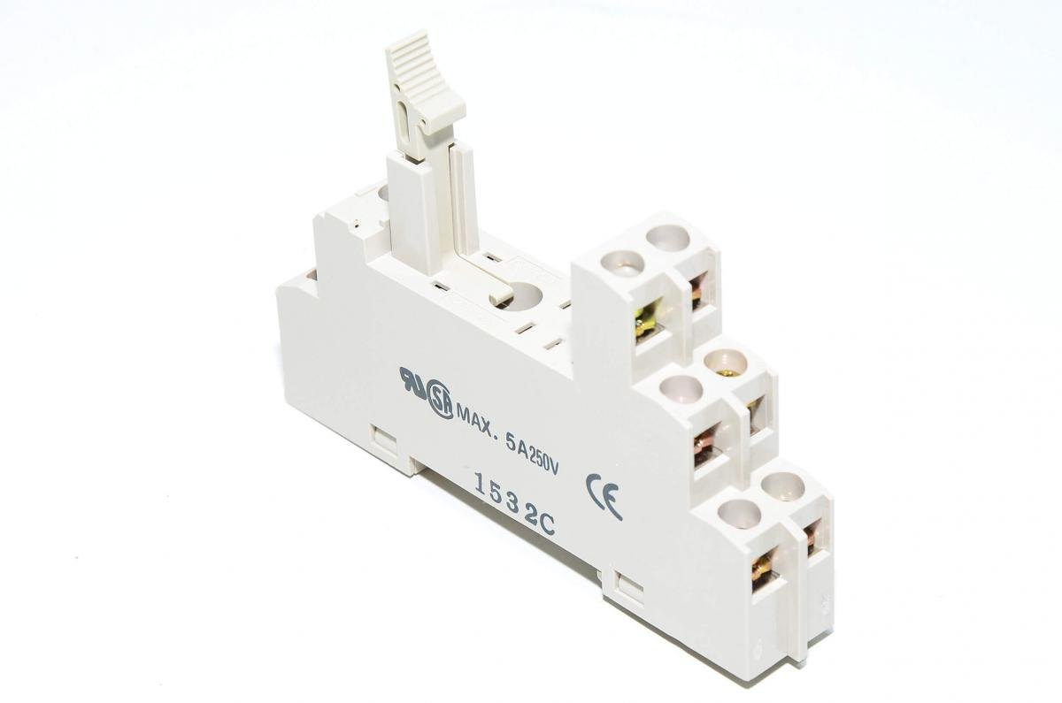 Omron P2RF-08-E relay socket DIN rail rail mount for G2R / G3R relays ...