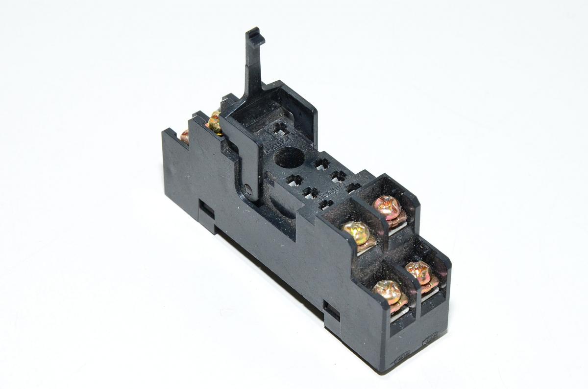 Omron P2RF-08 relay socket DIN rail rail mount for G2R / G3R relays and ...