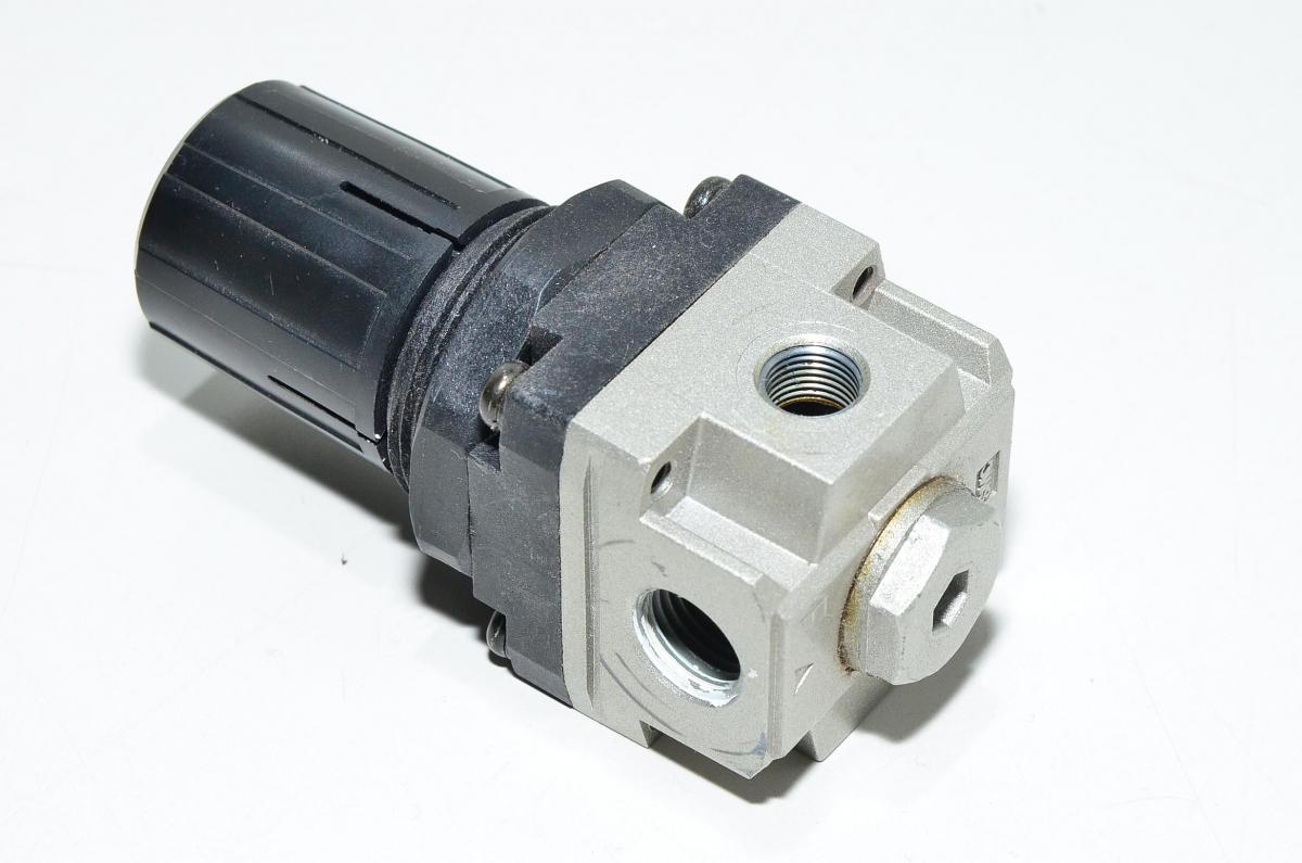 SMC EAR2000-F02 compressed air regulator unit