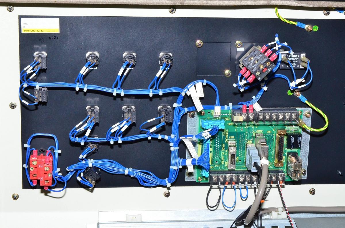 Fanuc system R-J2 A05B-2371-B007 robot controller cabinet for Fanuc ARC ...