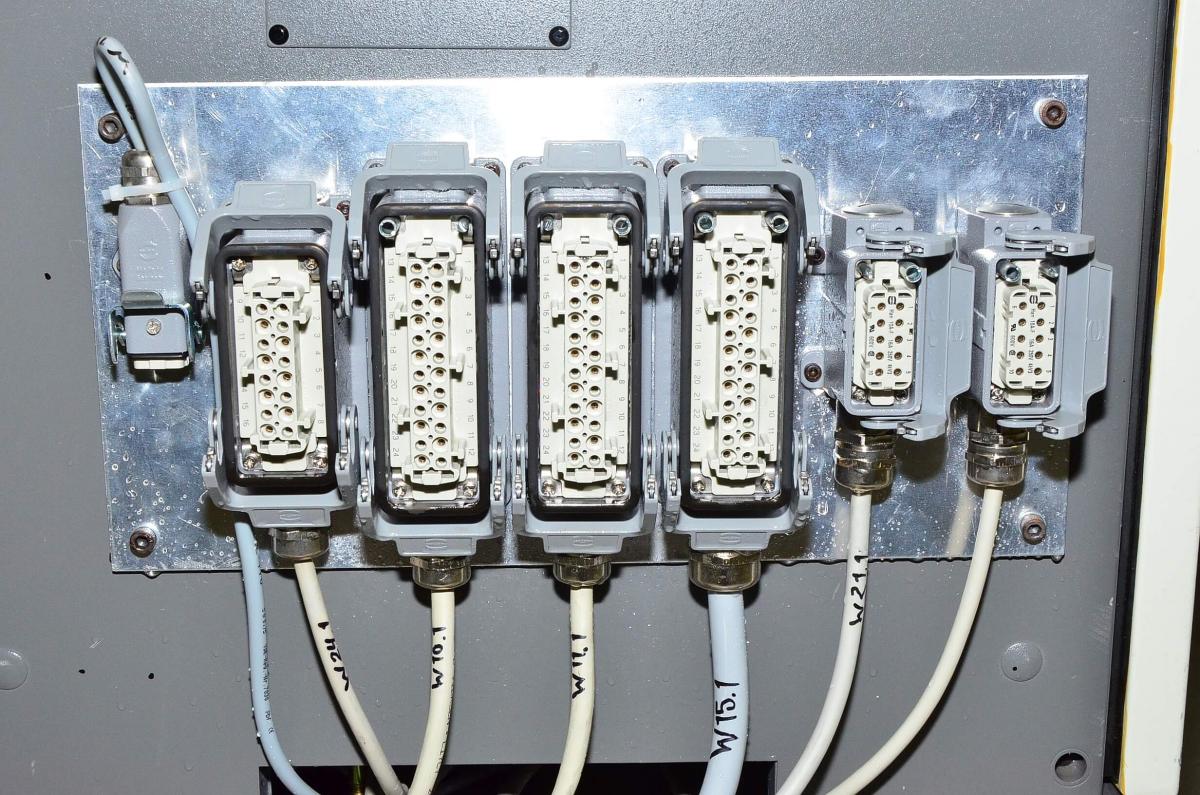 Fanuc system R-J2 A05B-2371-B007 robot controller cabinet for Fanuc ARC ...