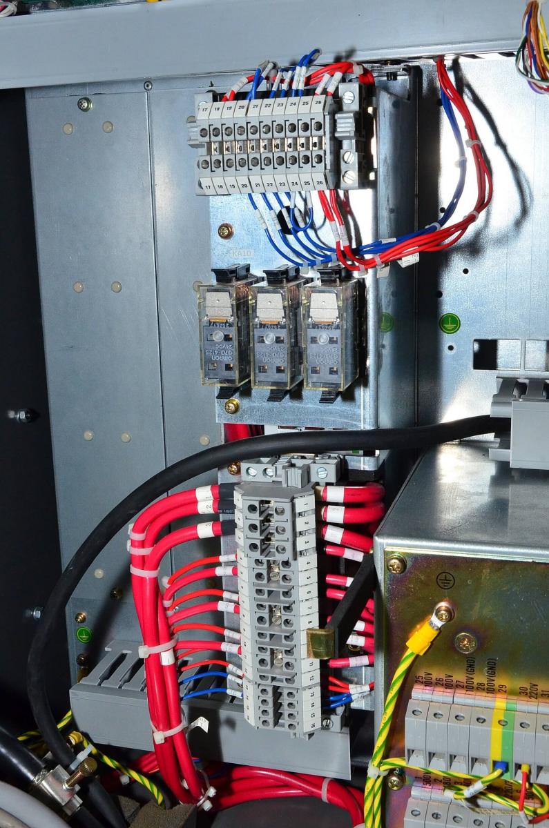 Fanuc system R-J2 A05B-2371-B007 robot controller cabinet for Fanuc ARC ...