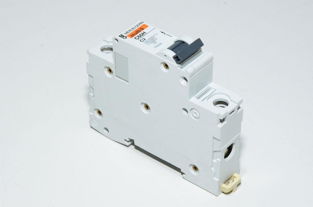 2A 1-phase C-type automatic fuse / circuit breaker Merlin Gerin multi9 ...