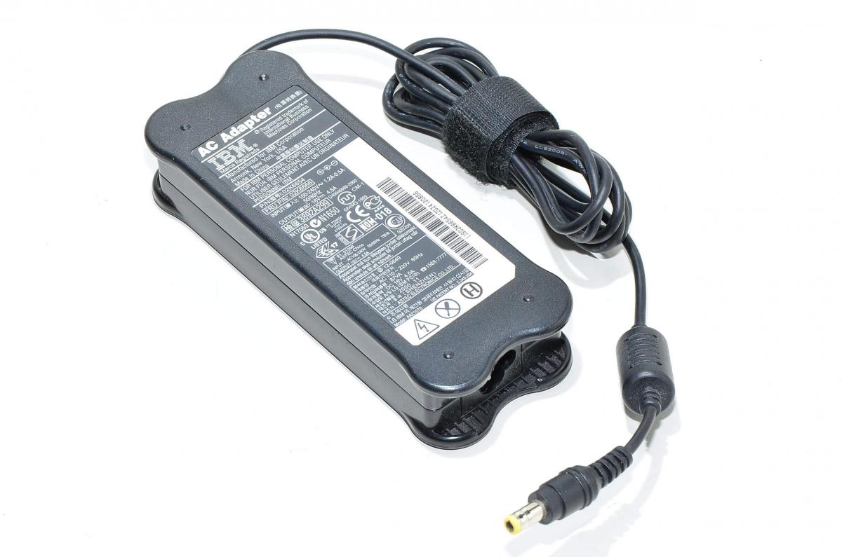 16VDC 4,5A 72W ulostulo, 100-240VAC 1,2-0,5A sisääntulo IBM 02K6666 ...