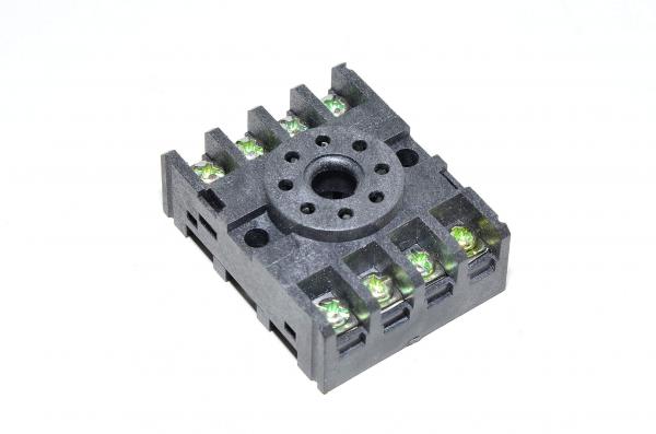 8-pin octal base circular relay socket IEC 60067 Omron PF083A for DIN rail