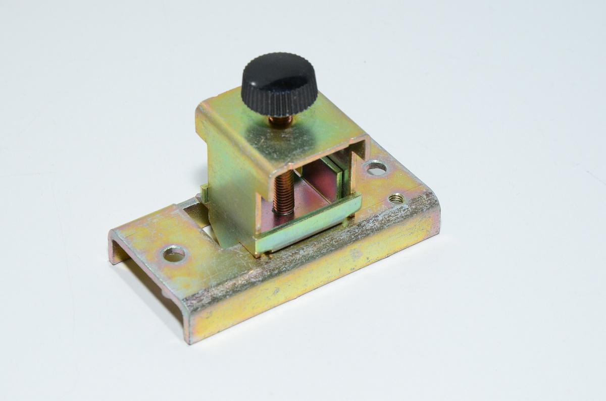 Screw operated steel cable shield clamp / strain relief for 12x24mm ...