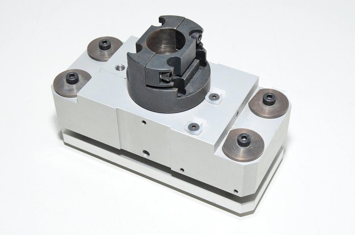 Spring loaded guided assembly for 20-21mm machine shaft, model 1