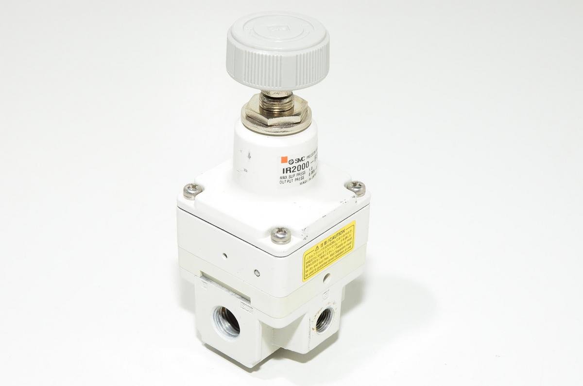 SMC IR2020-F02 precision regulator 0,005-0,8MPa