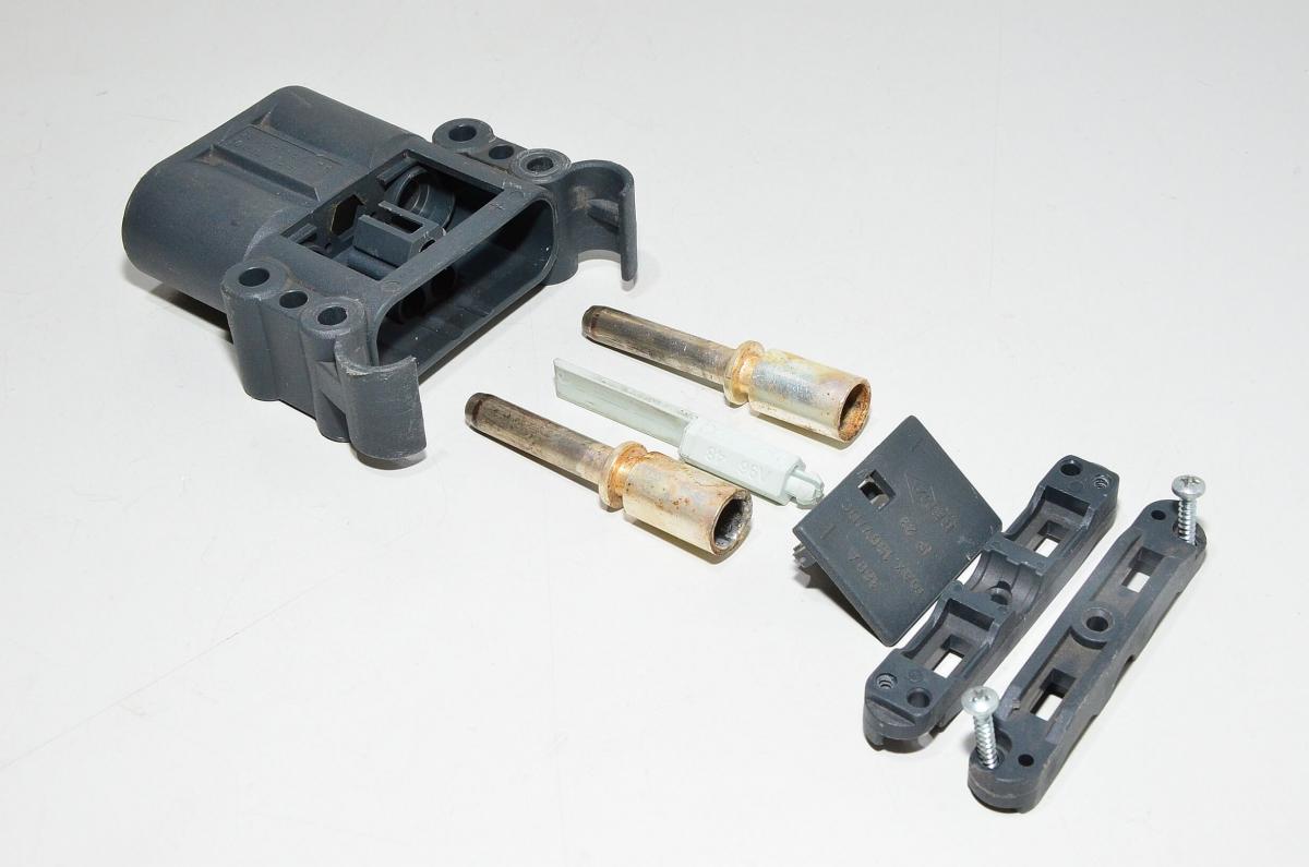 Rema DIN 160 male battery connector for forklifts 160A/150VDC