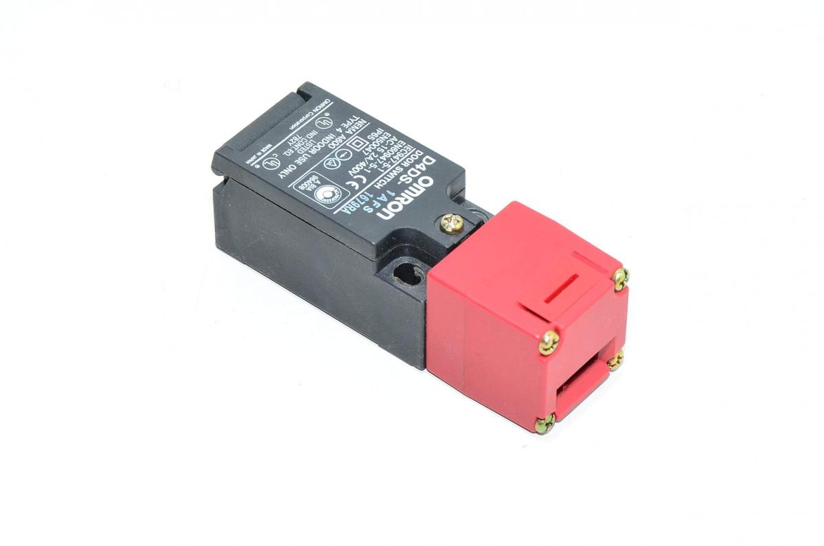 Omron D4DS-1AFS compact safety-door switch 2x slow action NC contacts