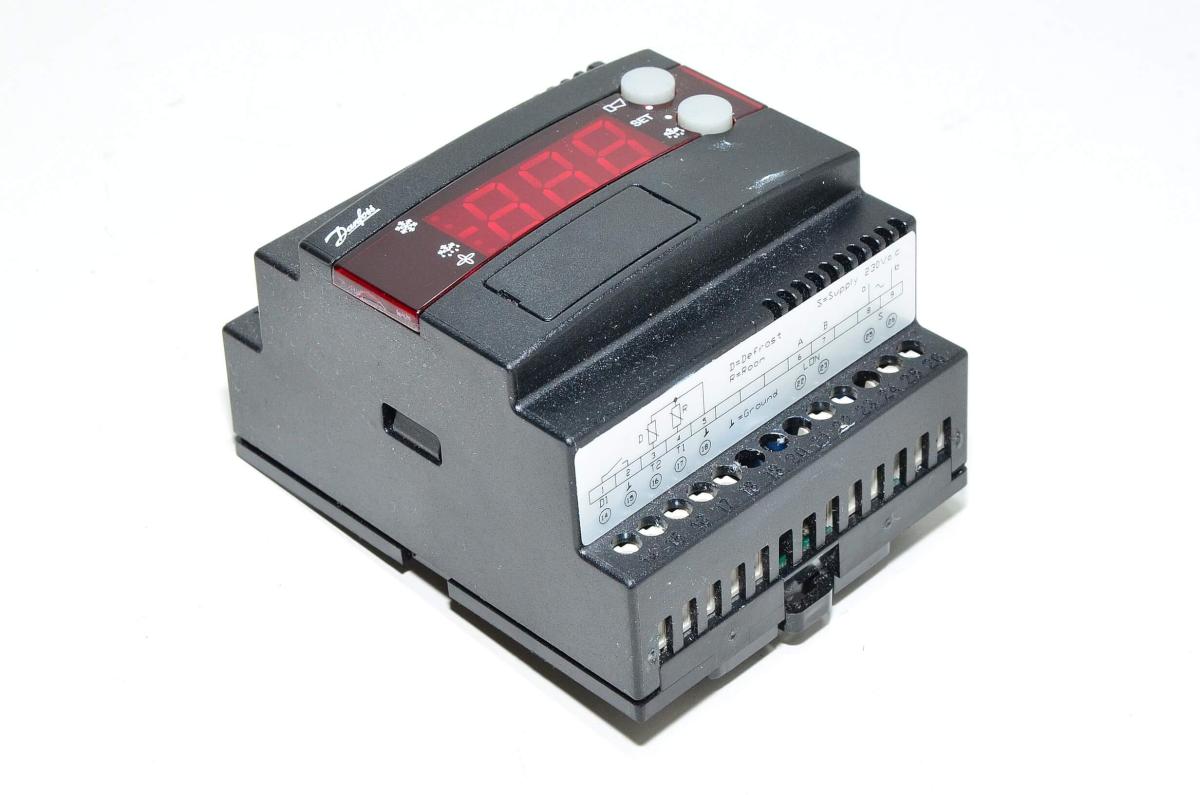 Danfoss EKC 301 084B7515 digital temperature controller