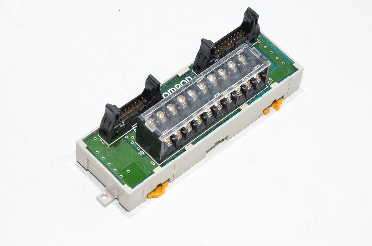 Omron XW2B-20J6-3 terminal block conversion unit