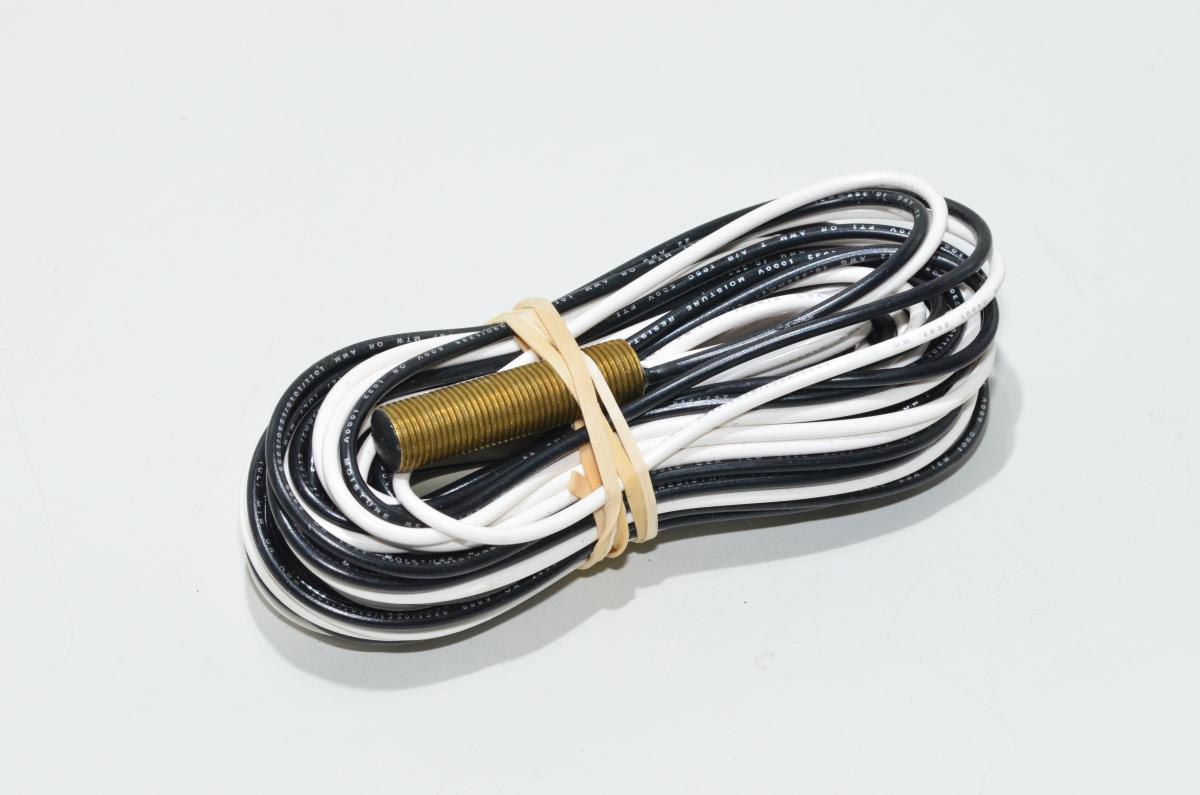 Reed switch 1/2" 9,5x40mm NO with 1/2"-24UNS thread and 6,5m wires *new*